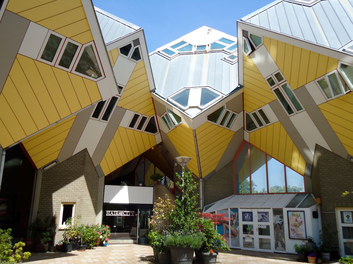 Postmodernisme: less is a bore - Building Stories